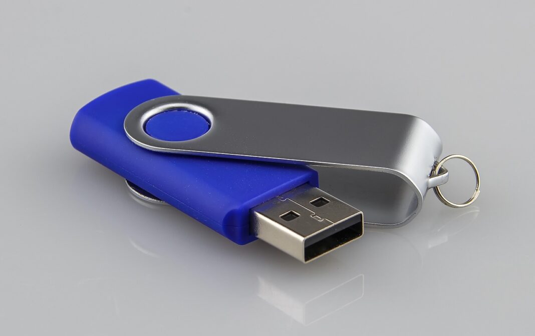 4 Easy Ways to Recover Deleted Files from USB Flash Drive